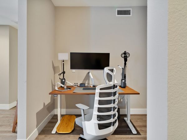 Anyplace: Flexible-Term Furnished Apartments for Remote Workers